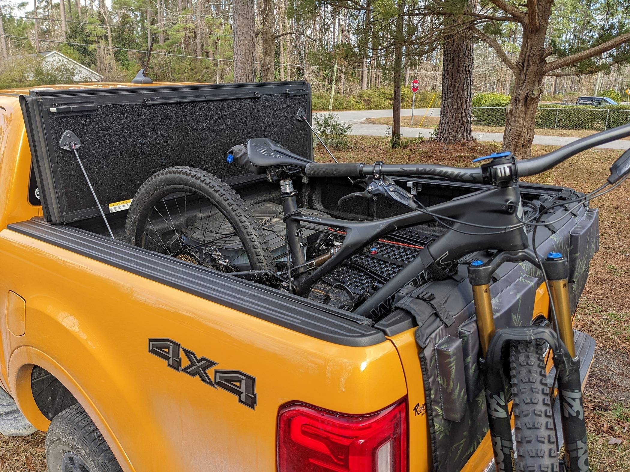 Mountain Bike in Bed with Shell | 2019+ Ford Ranger and Raptor Forum ...
